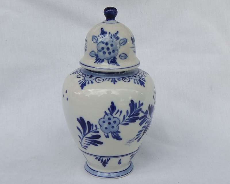 Dutch Porcelain - KYK HIER !! A STUNNING VINTAGE HAND PAINTED DELFT BLUE LIDDED JAR WITH FLORAL ...