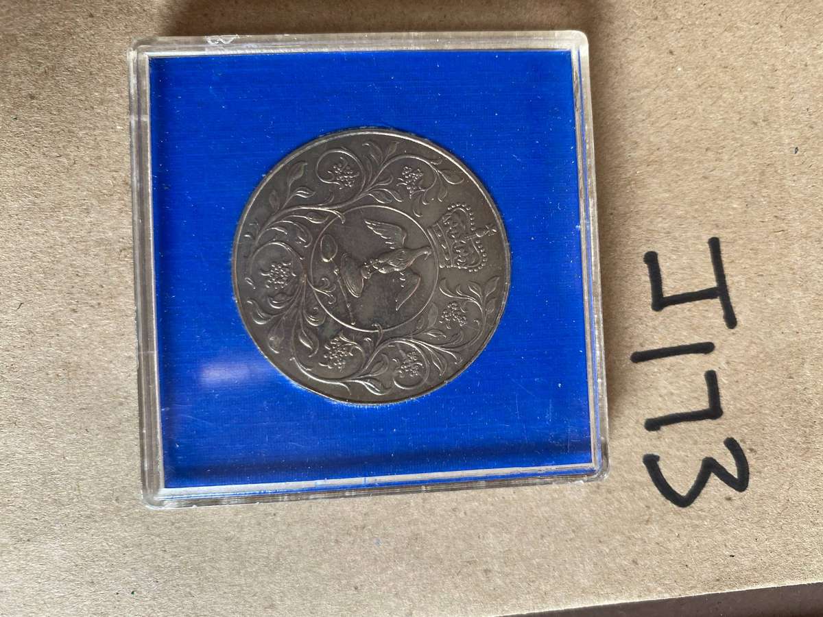 Great Britain - 1977 Quees Elizabeth Silver Jubilee crown for sale in ...