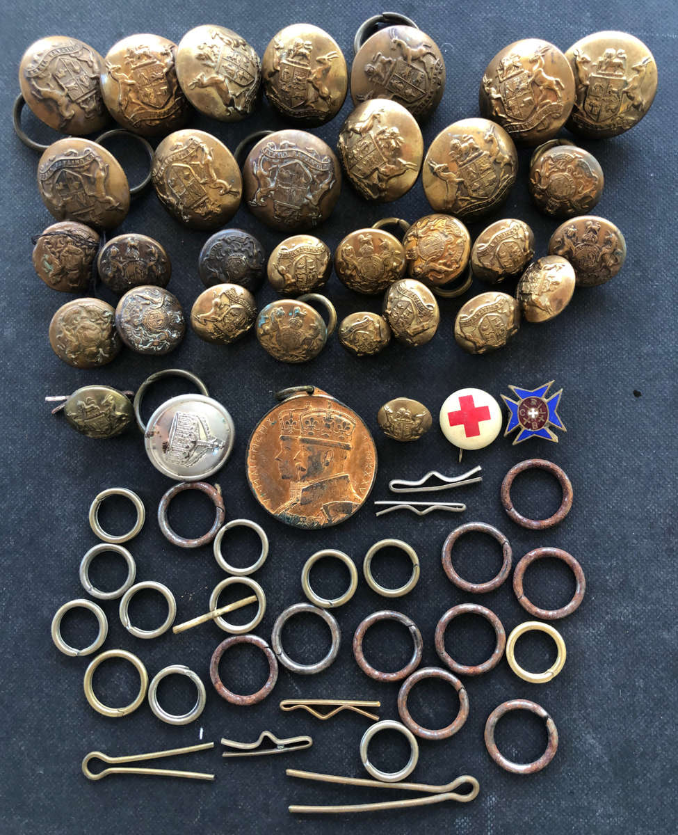 Other Badges & Insignia - MILITARY COLLECTION OF BRASS TUNIC BUTTONS ...