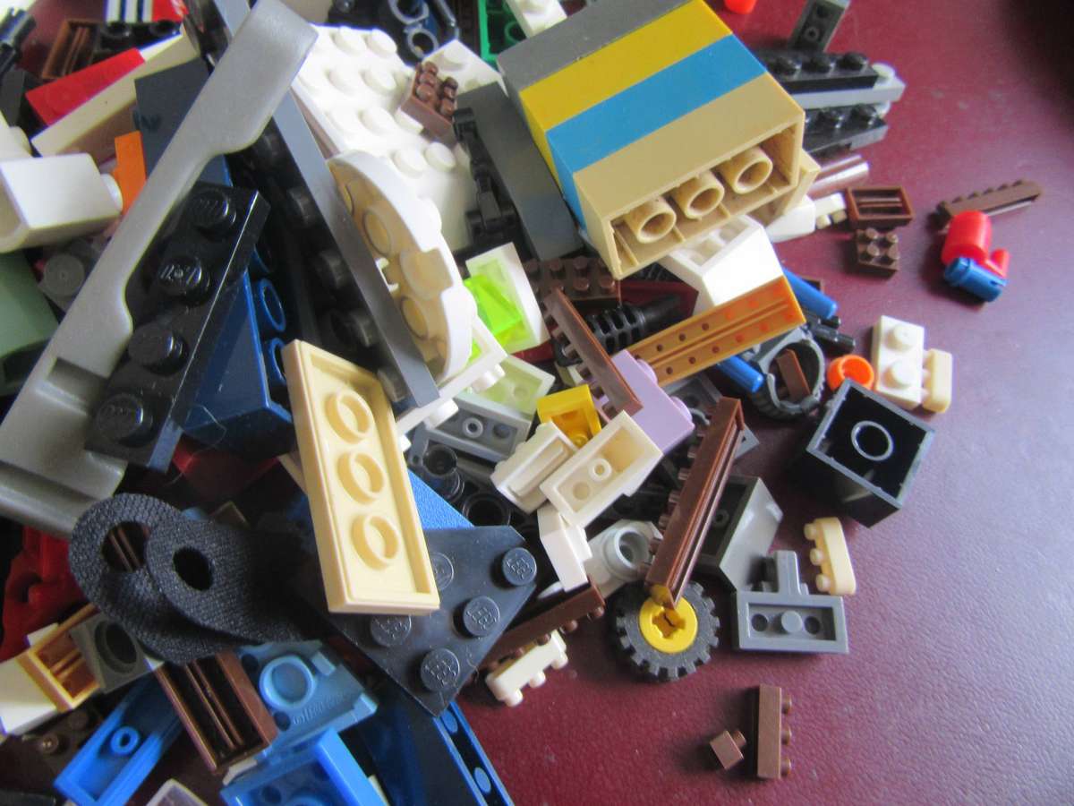Other LEGO & Building Toys - 200g OF VARIOUS LEGO ITEMS - AS PER SCAN ...