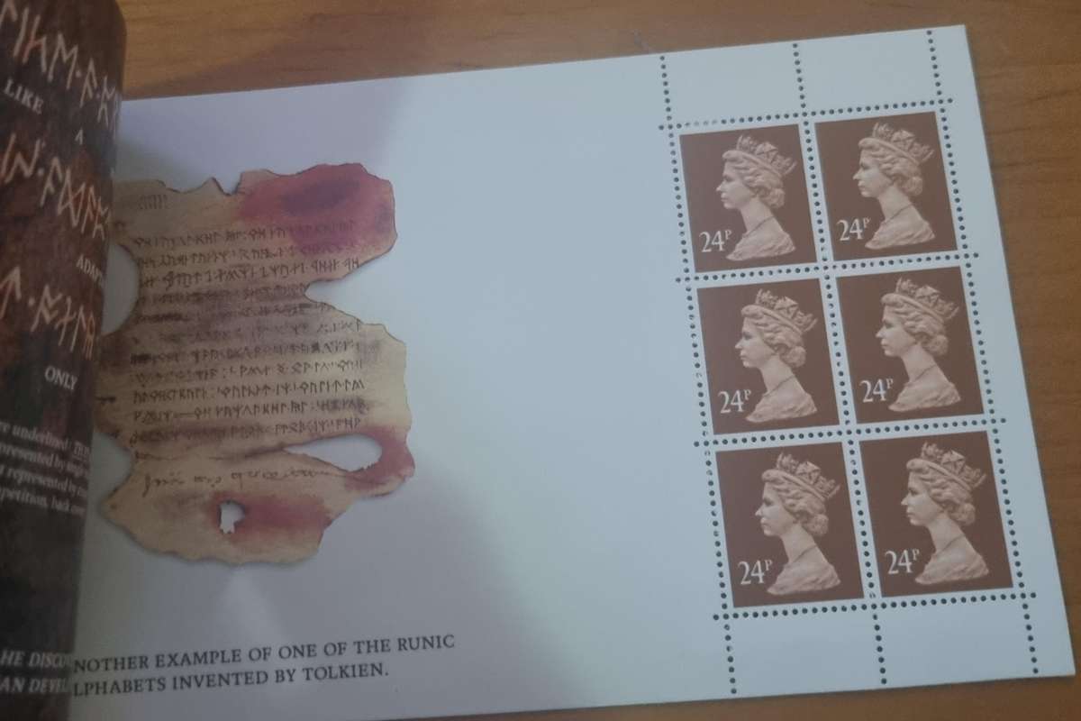 England - GB 1992 BIRTH CENTENARY OF JRR TOLKIEN (AUTHOR) MINT+COMPLETE 6 POUND BOOKLET. SG DX14 ...