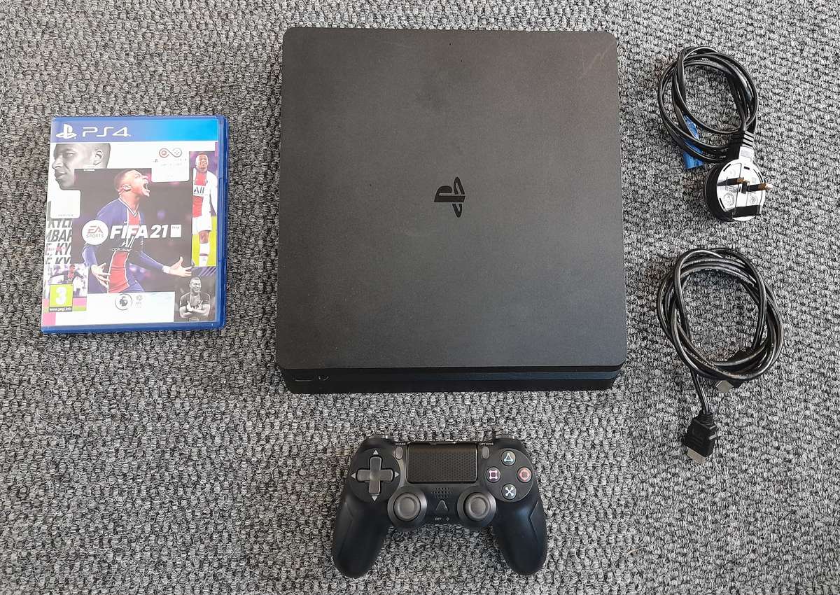 PlayStation - PS4 Console Slim for sale in George (ID:639699202)