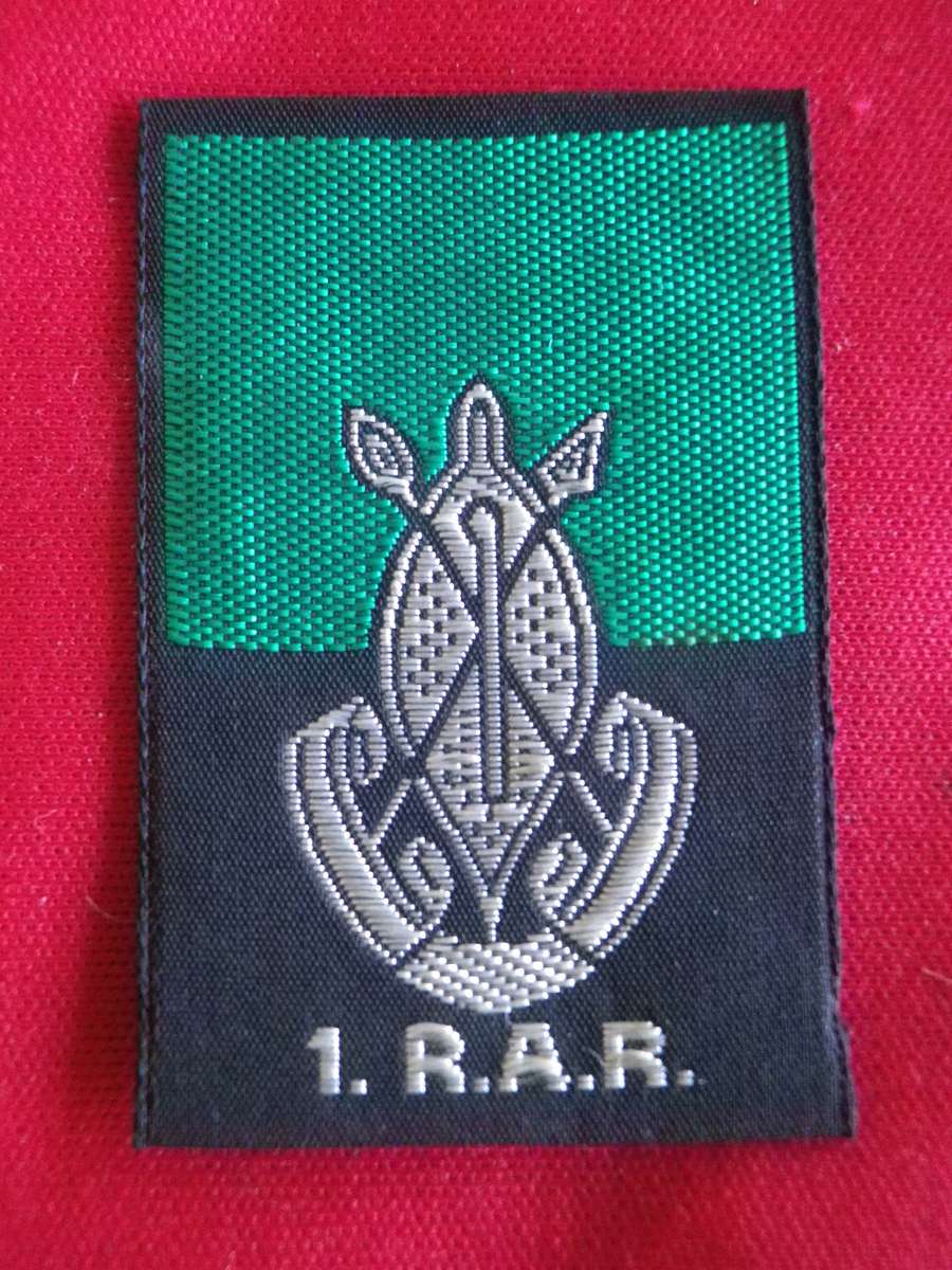 International Badges & Insignia - RHODESIAN AFRICAN RIFLES - 1 BN SILK ...