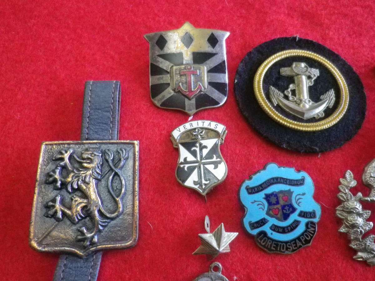 International Badges & Insignia - MIXED LOT WW2 ERA BADGES - USA, NZ ...