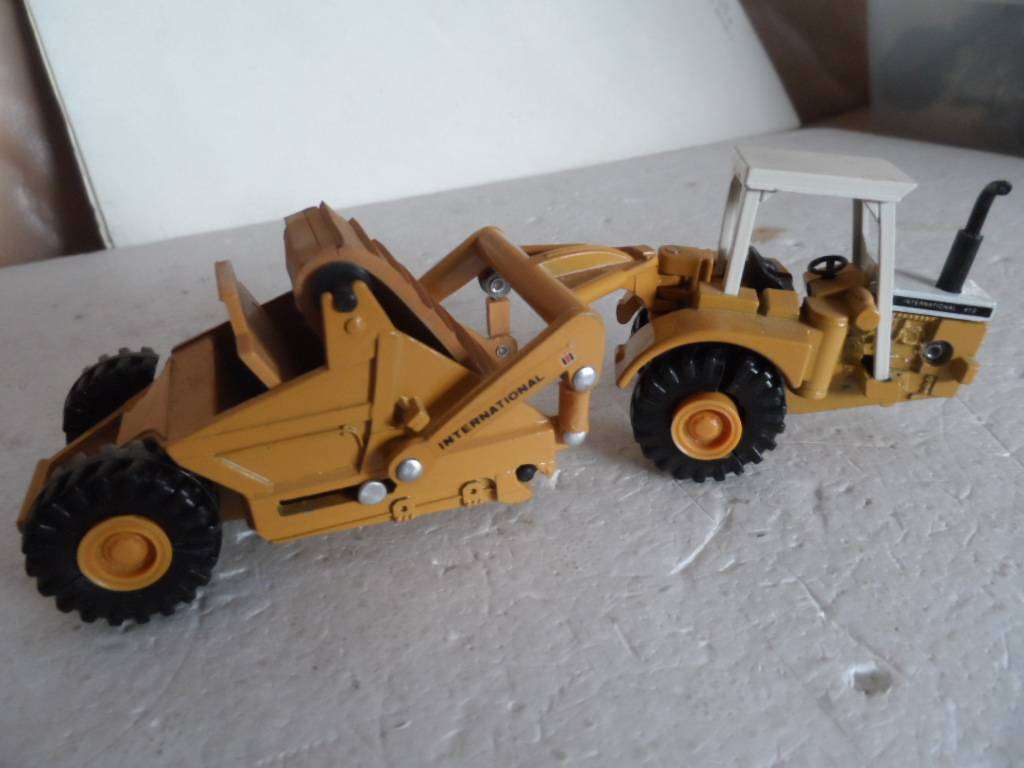 Vintage Toys - Ertl Mighty Movers 1/64 Scale Diecast International ...