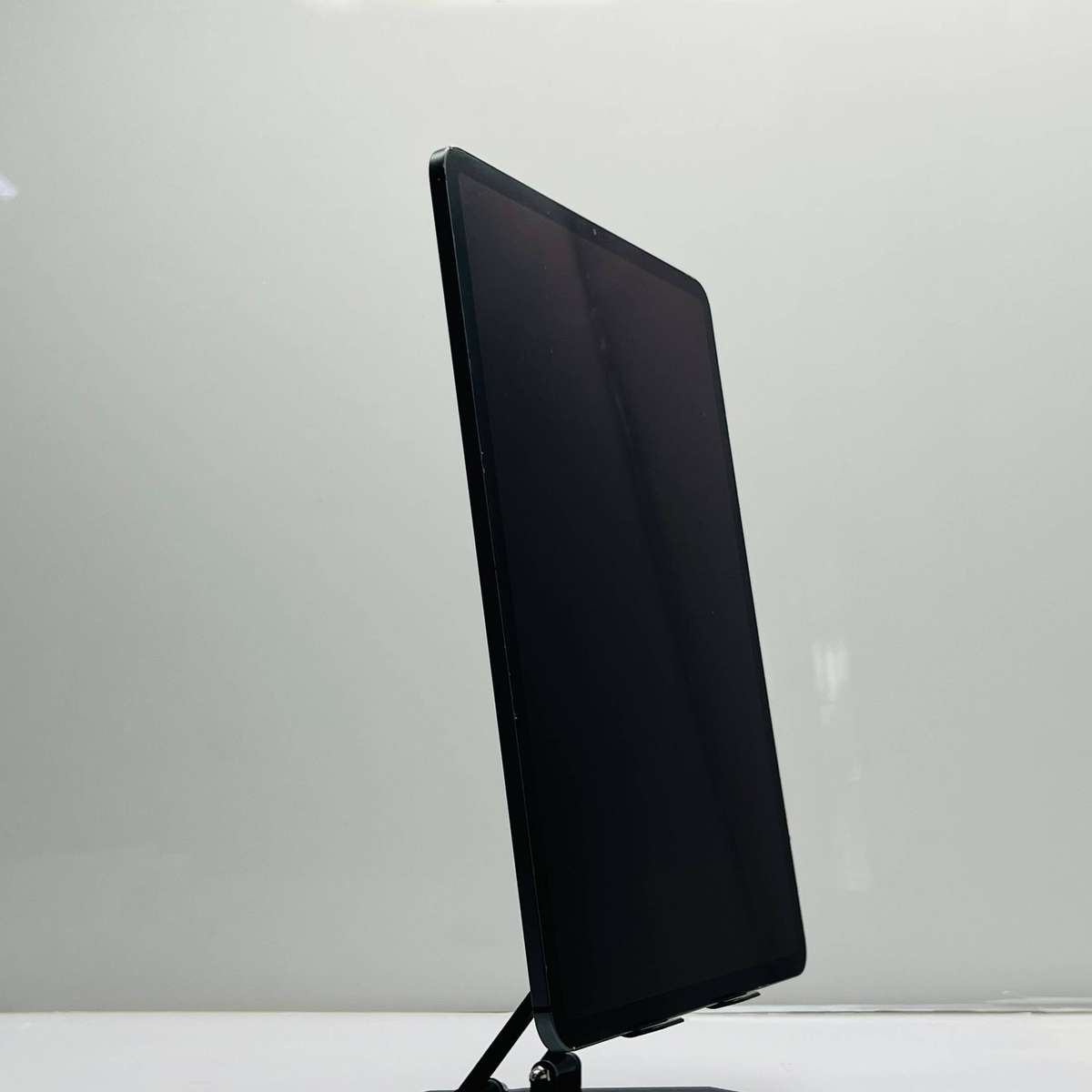 Devices - Apple iPad Pro 12.9" 4th Gen Space Gray was listed for 8,000. ...