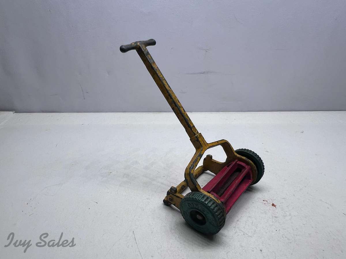 Models - DINKY TOYS #384 Lawnmower Grass Cutter - Toy - not real ...