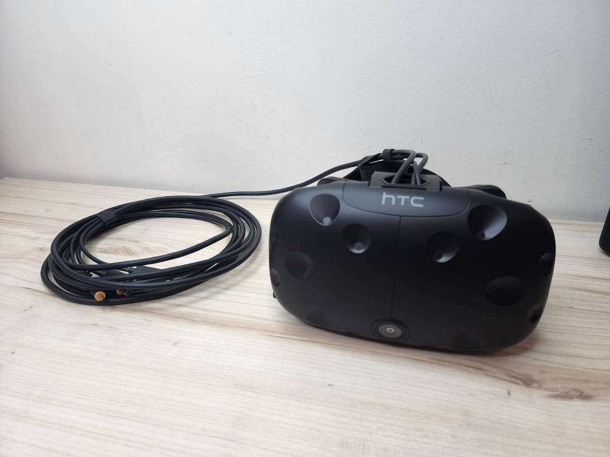 Virtual Reality - HTC Vive Original VR Headset Full Kit | Base Stations ...