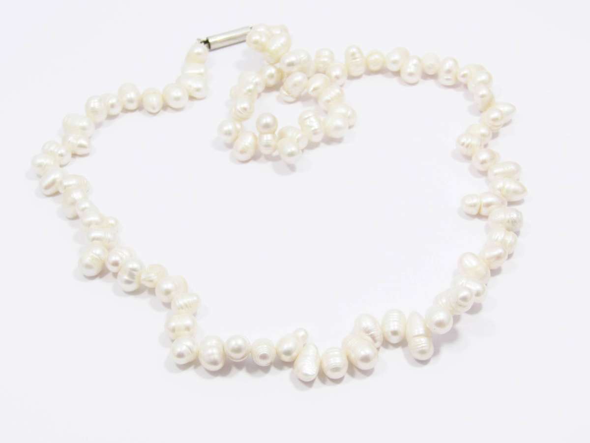 Necklaces & Pendants - A Lovely String of Fresh Water Pearls With a ...