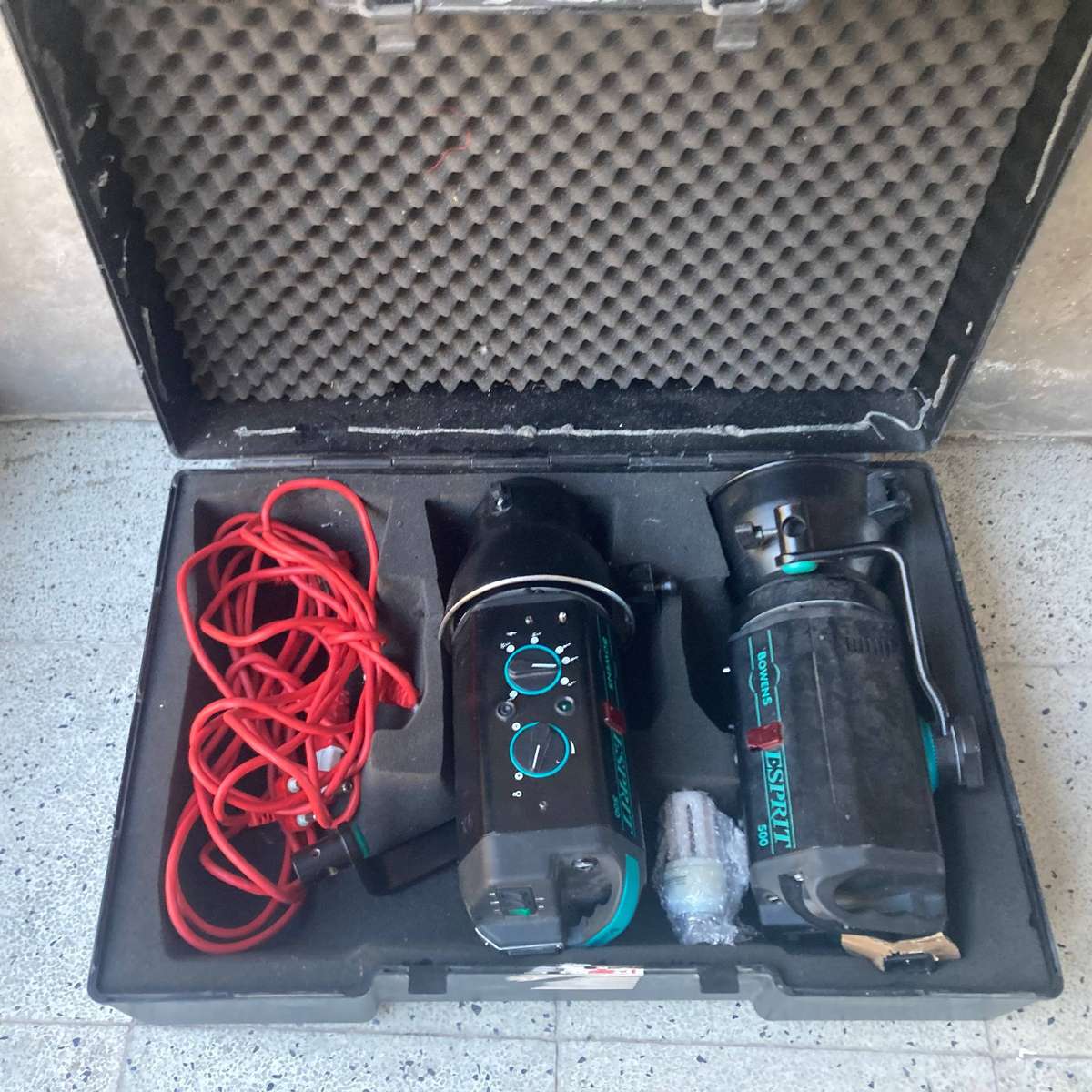 Flash Lighting - 1 bowens kit with 2 x 500 esprit flashes , 2 bowls ,2 ...