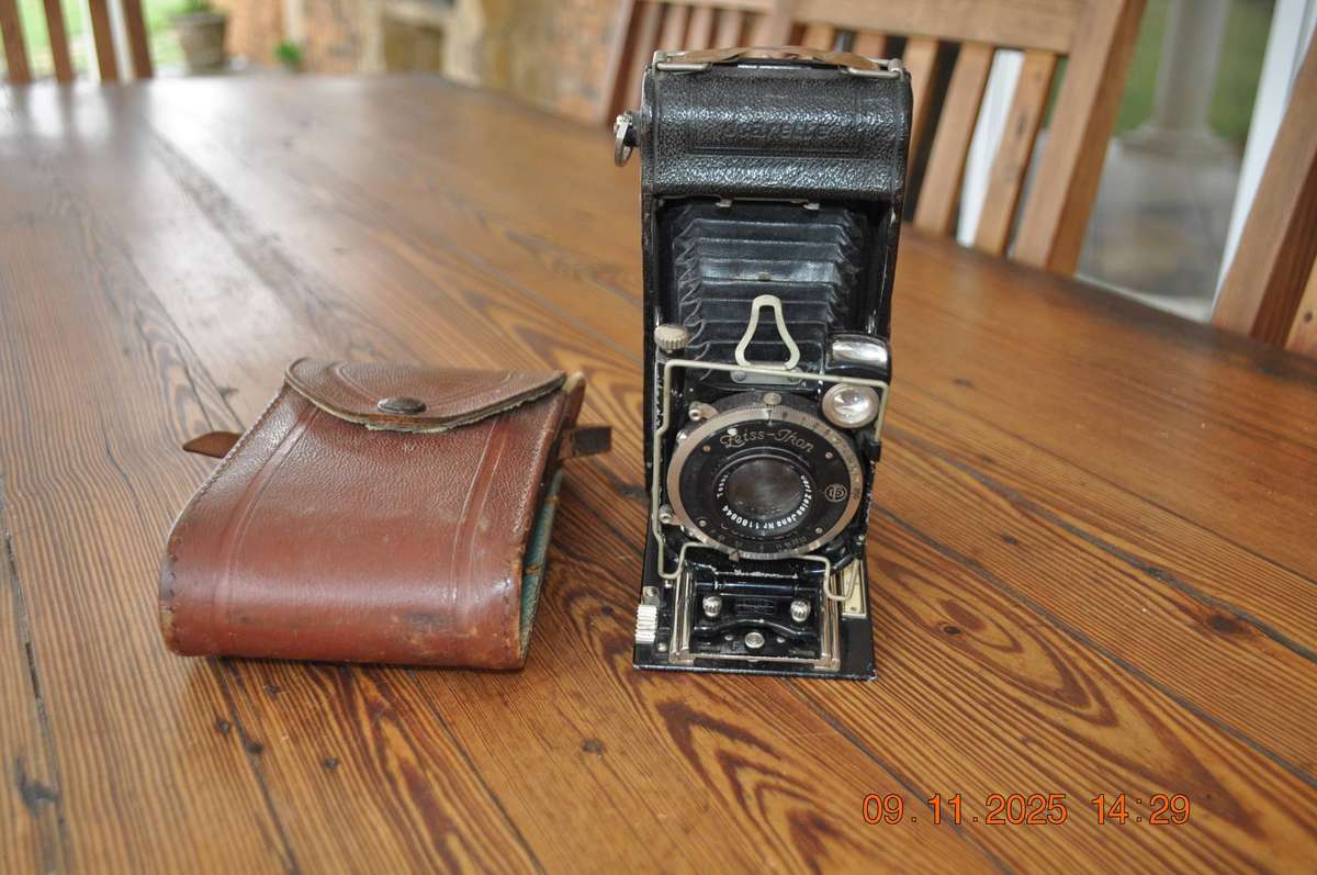 Cameras - Vintage 1920s Zeiss Ikon Cocarette Folding Film Camera for ...