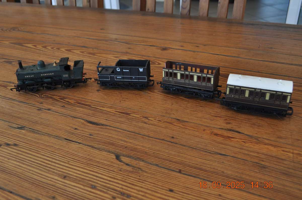 Train Sets - Great Western Hornby Toy Train With Coaches for sale in ...