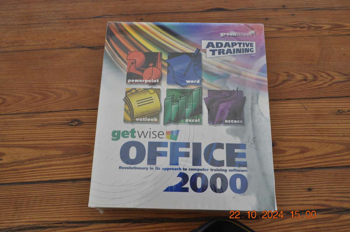 Vintage - Microsoft Office 2000 Software Suite for sale in Oranjeville ...