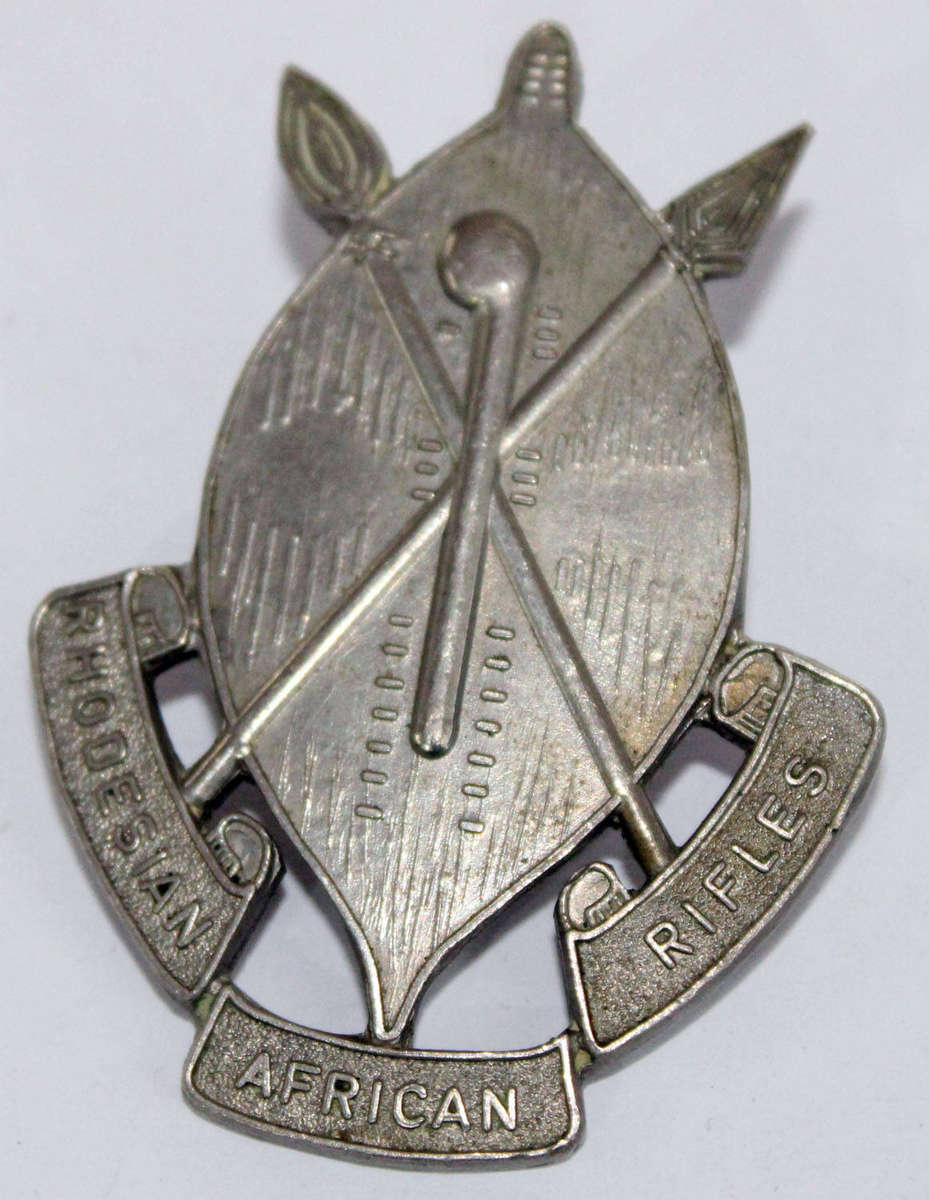 International Badges & Insignia - Rhodesian African Rifles cap badge (1 ...
