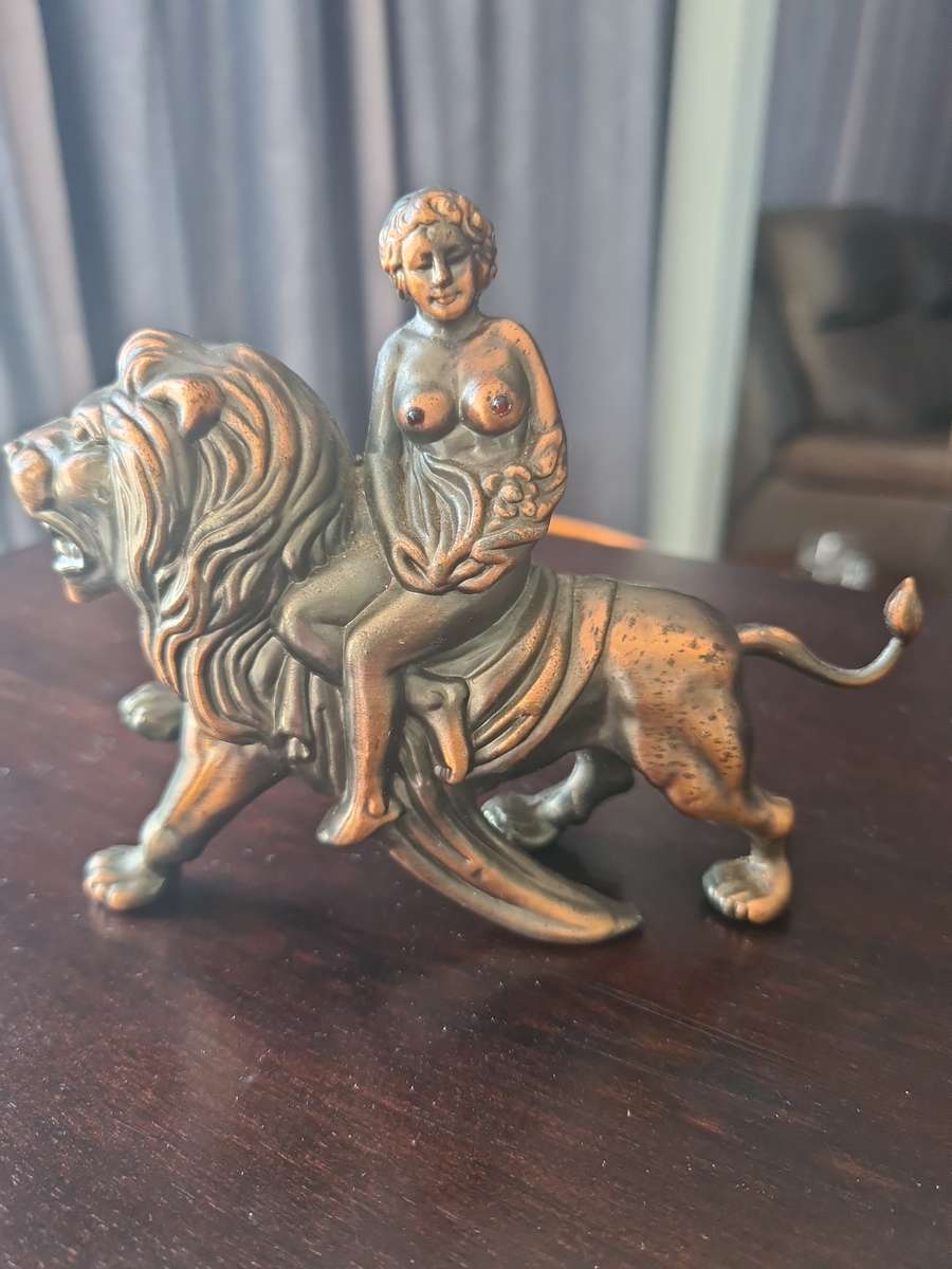Lighters - Vintage Lion Table Lighter was sold for 1.00 on 28 Aug at 23:46 by Remember When ...