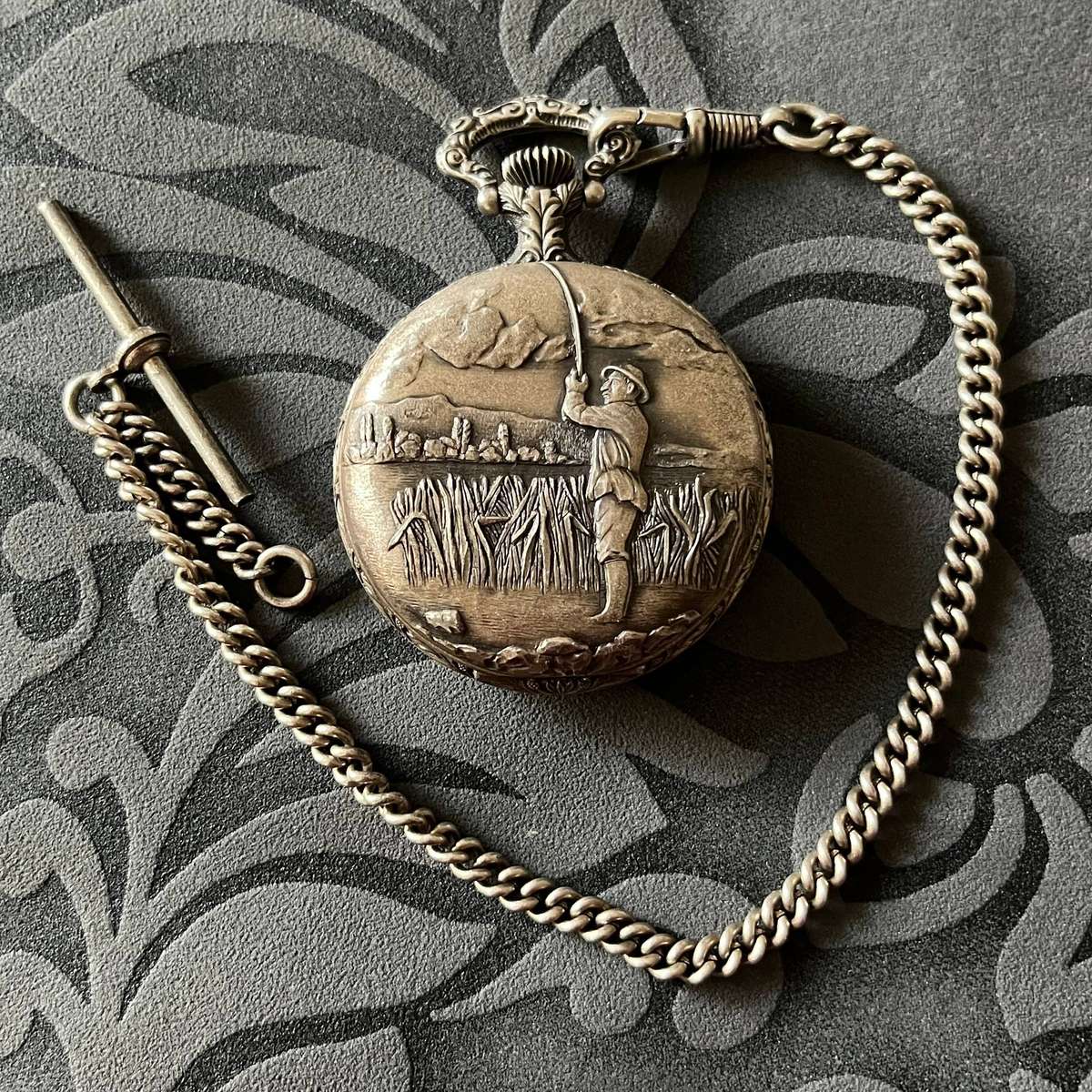 Pocket Watches - Vintage Consul Swiss 17-Jewel Hunter Pocket Watch ...