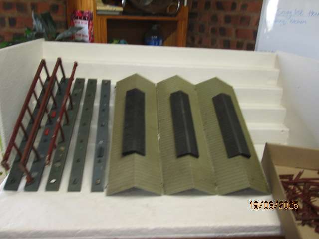 Scenery - HO / OO - LIMA - STATION PLATFORM - X3 for sale in ...