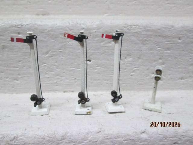 Scenery - N SCALE - LONESTAR - RAIL SUPPORTS + RAIL CROSSING, SIGNALS ...
